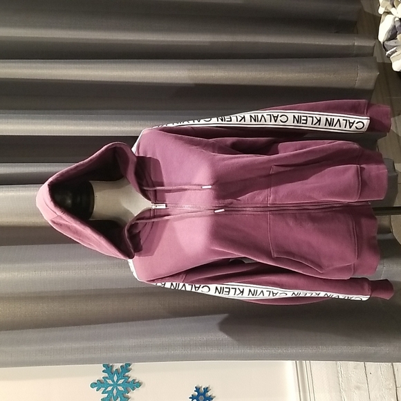 Calvin Klein | Tops | Calvin Klein Performance Womens Sz M Sweatshirt ...